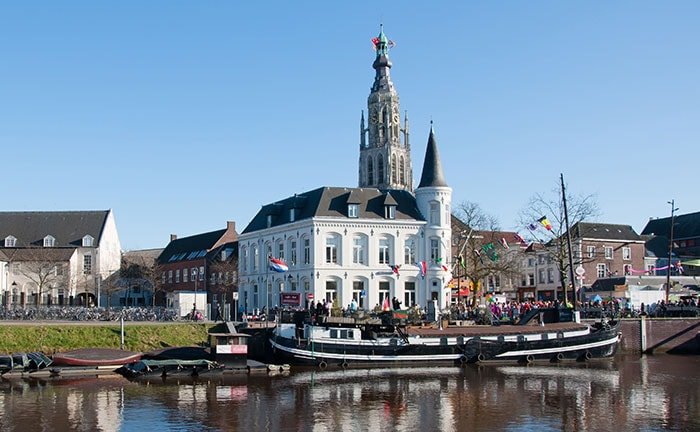 Découvrez Breda en train