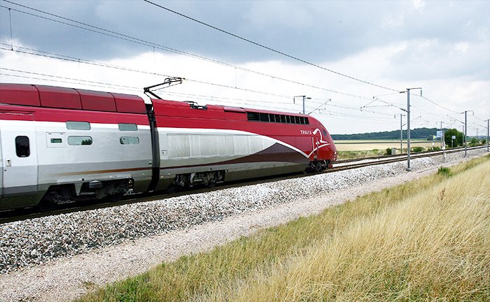 Rejoignez la pétillante ville de Cologne en train